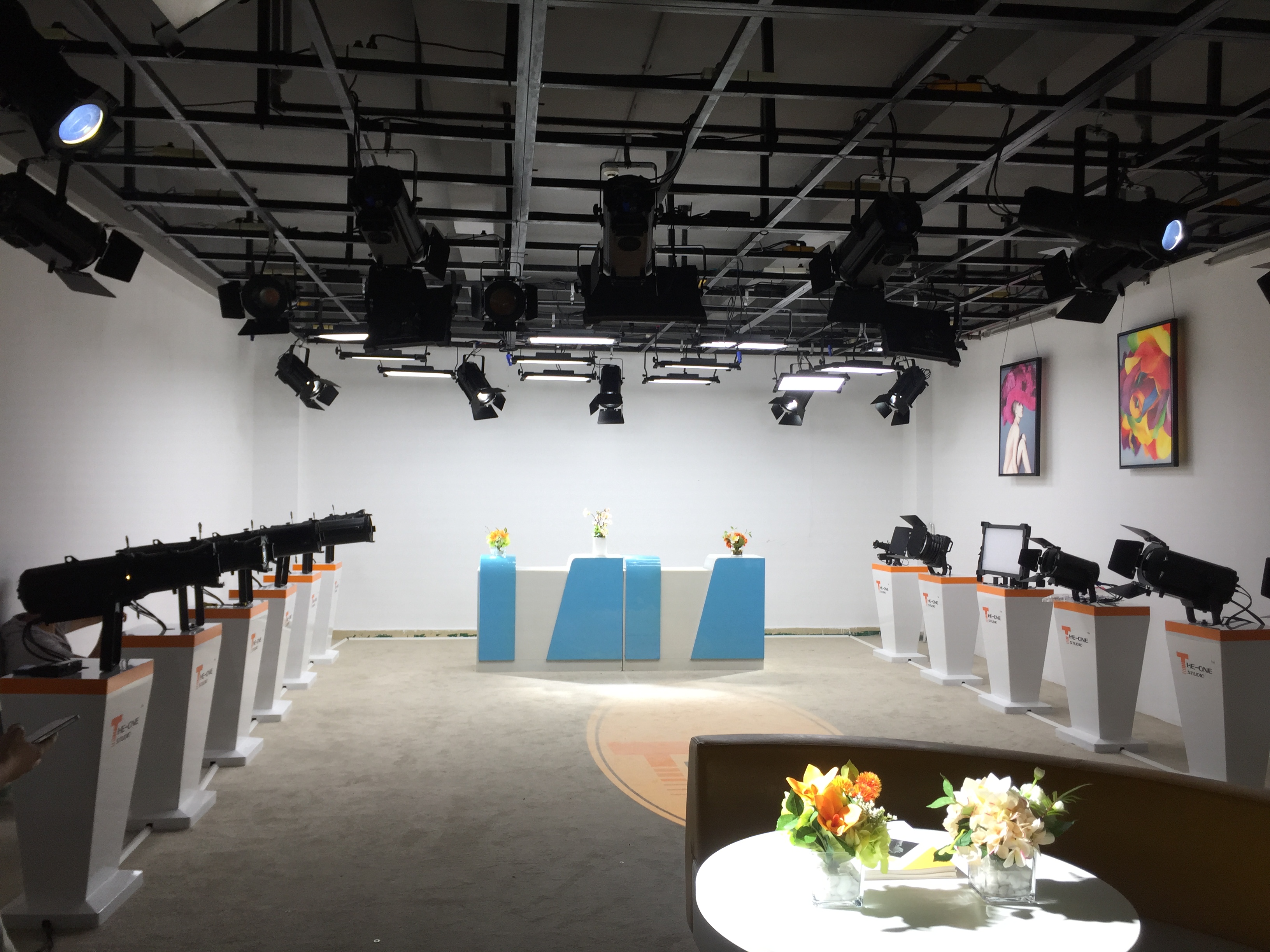 The One Studio - New Studio & Stage Light Showroom - THE ONE STUDIO